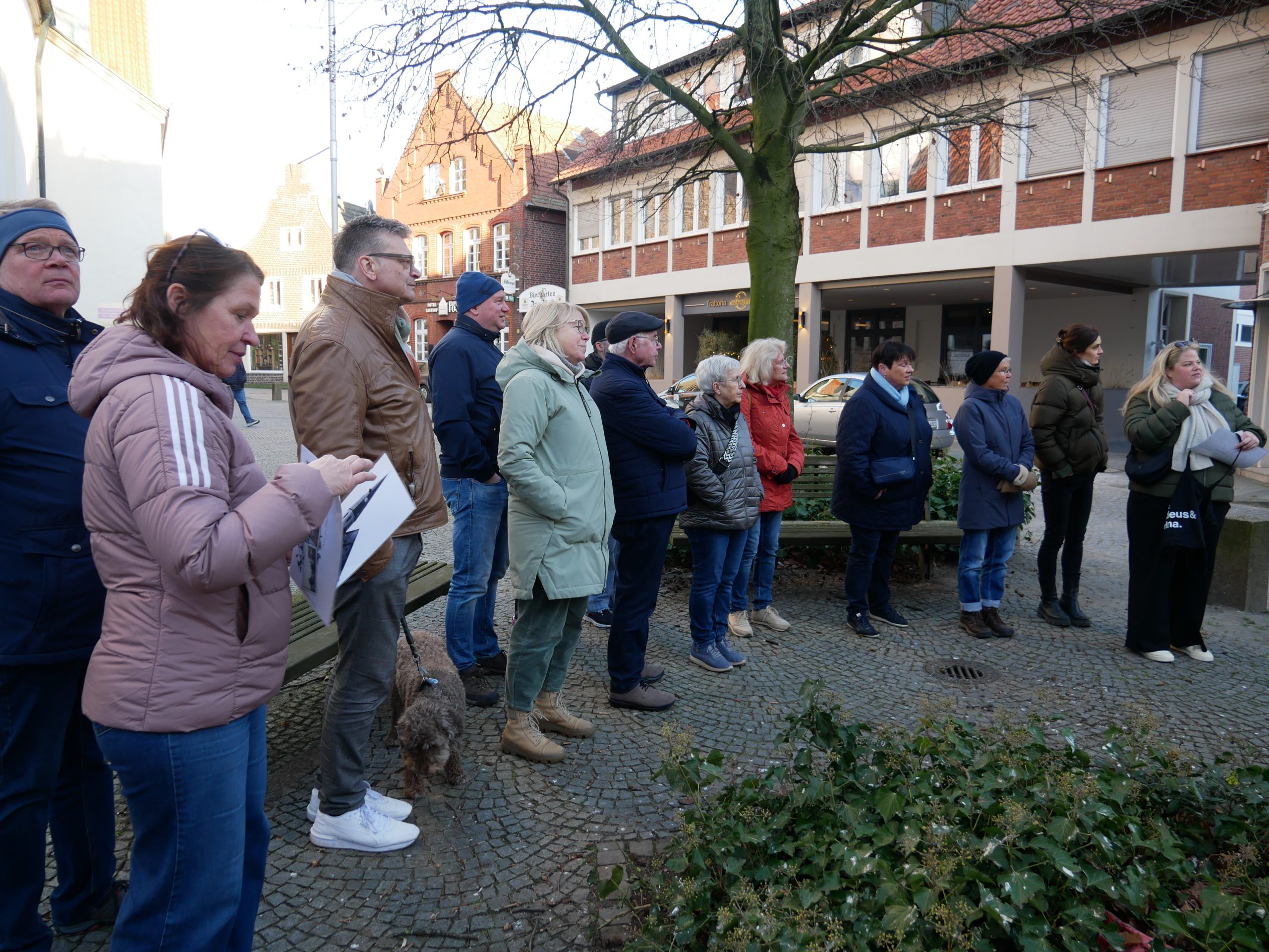 Dorfführung mit Vera und Almut-Anna Balla But und ihre Zeitgenossen ...